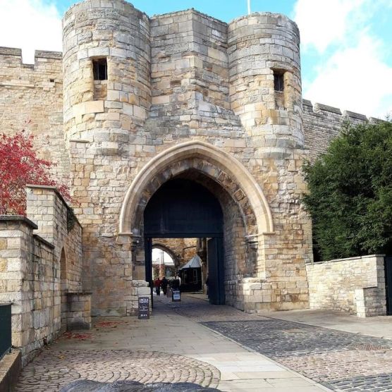 1191: Nicholaa de la Haye’s First Siege – History… the interesting bits!